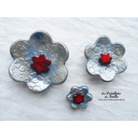 Poppies, fleur céramique en faïence émaillée bleu, fabriqué en Alsace